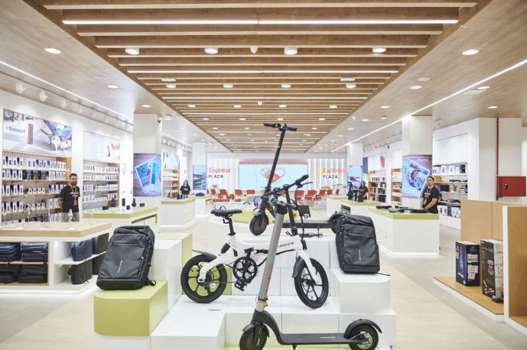 Alibaba arriva in Europa con il primo negozio AliExpress - Retail ...