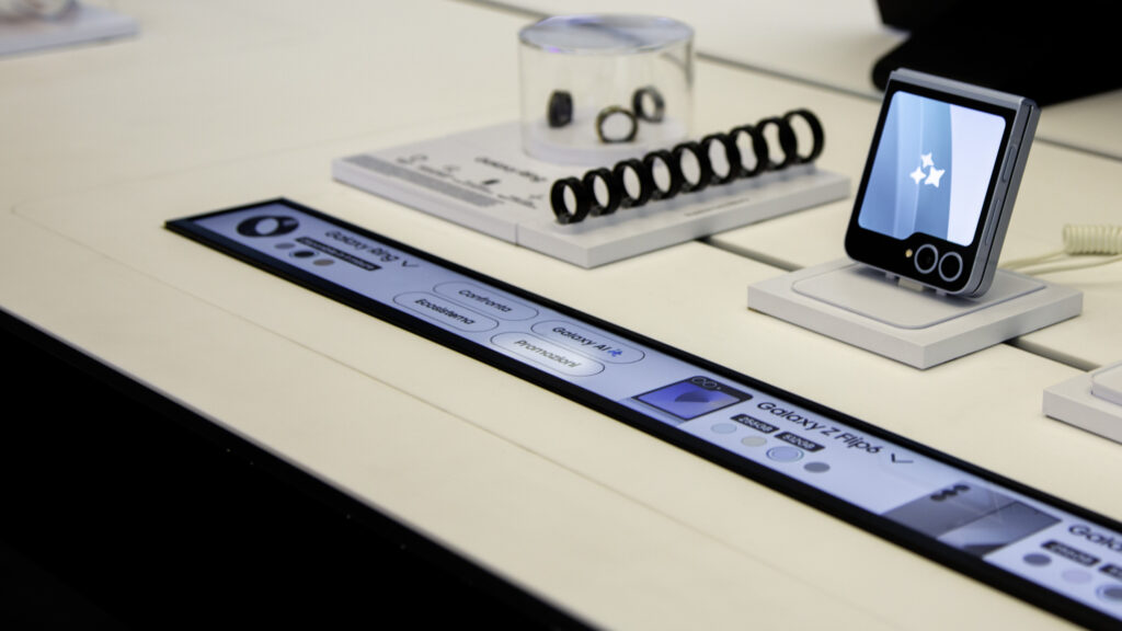 SAMSUNG RETAIL EXPERIENCE INTELLIGENCE DISPLAY - Retail Institute Italy